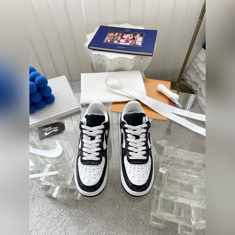 LV NIKE聯名情侶款運動鞋 LV X NIKE聯名款鞋子，皮料采用不同