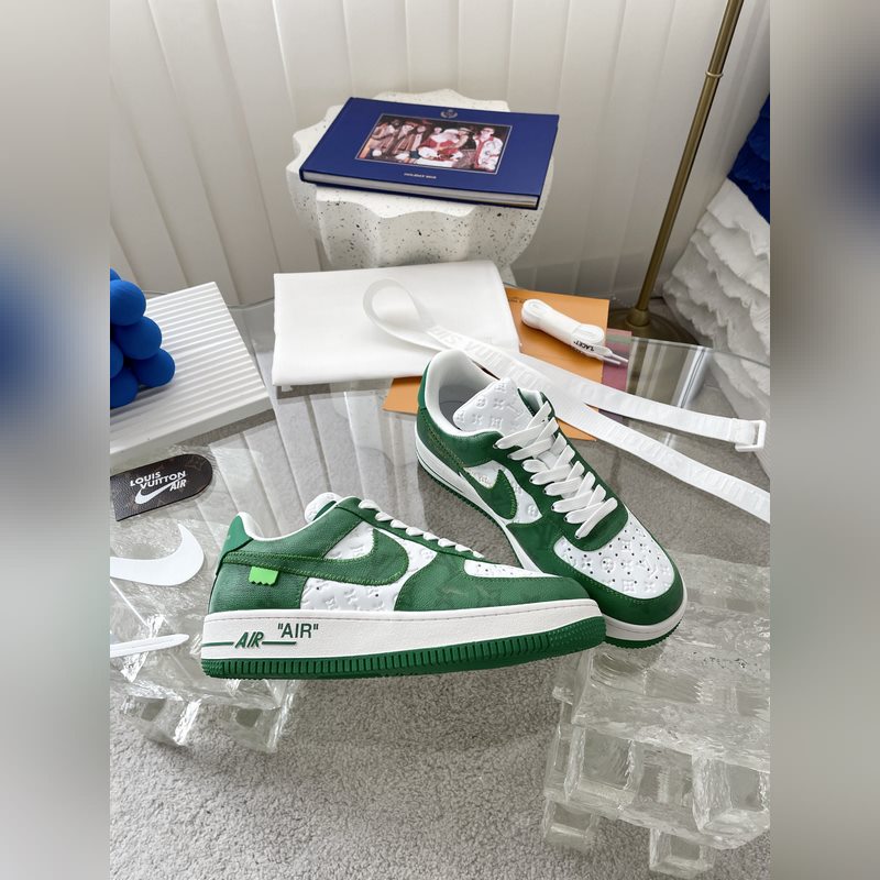 LV NIKE聯名情侶款運動鞋 LV X NIKE聯名款鞋子，皮料采用不同