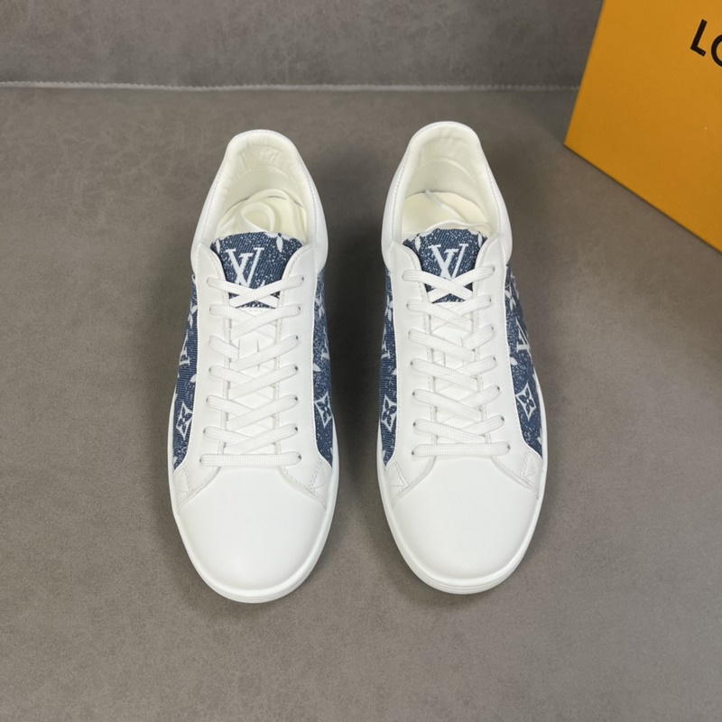 L 男士經典休閑運動鞋，進口頭層牛皮打造，拼接monogram提花牛仔布，