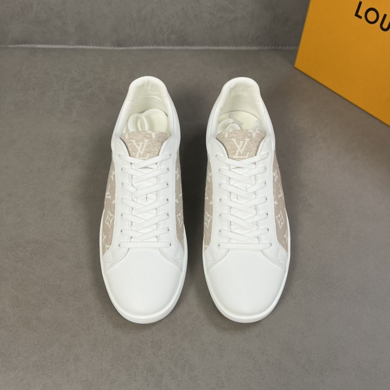 L 男士經典休閑運動鞋，進口頭層牛皮打造，拼接monogram提花牛仔布，獨