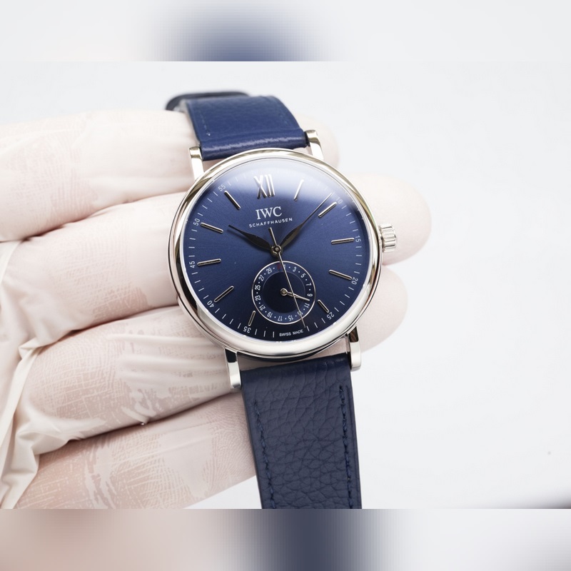 IWC萬國首推柏濤菲諾系列（IW359201）指針式日曆功能，最受歡迎的簡潔