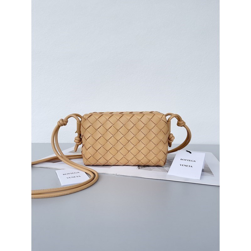 BV loop相機包 大編織紋理 款號：680254