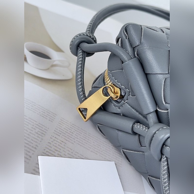 BV loop相機包 大編織紋理 款號：680254