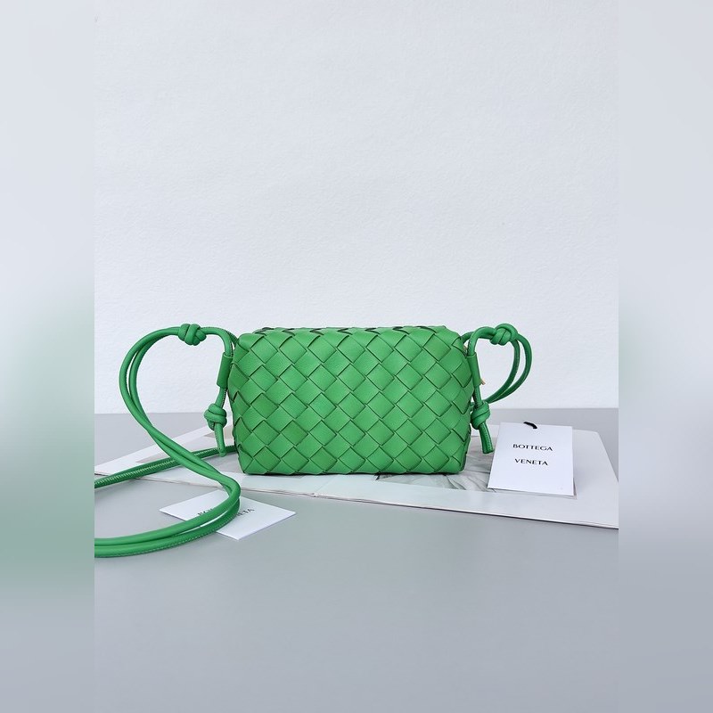 BV loop相機包 大編織紋理 款號：680254