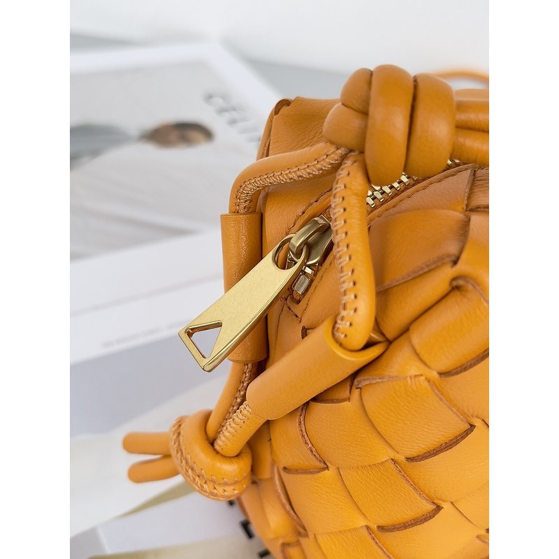 BV loop相機包 大編織紋理 款號：680254