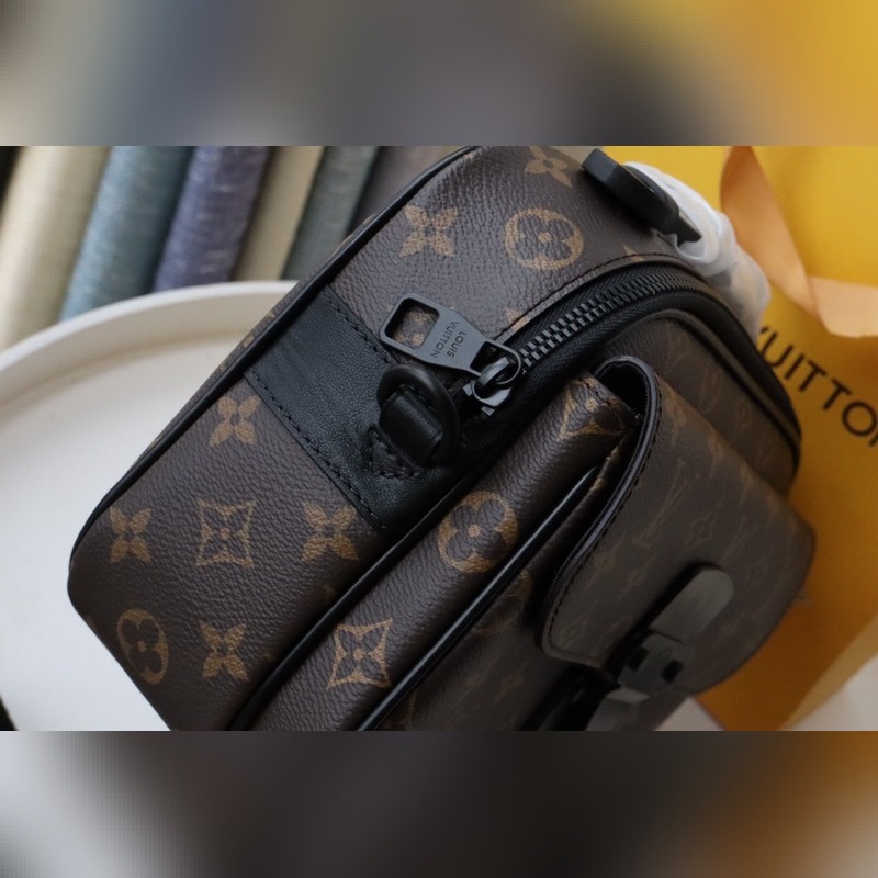 LV S Lock 郵差包 型號M45683老花