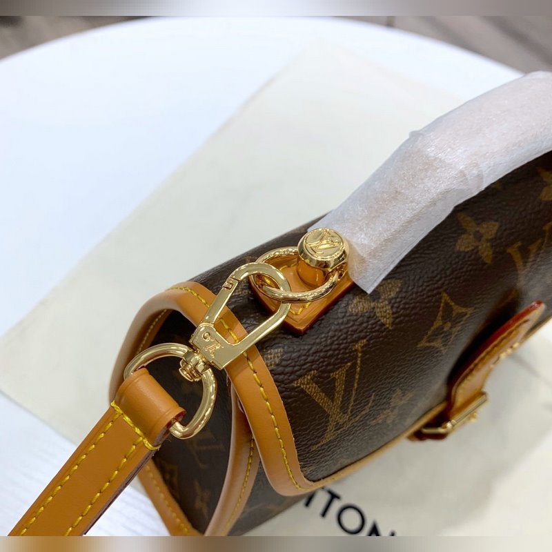 LV 凱莉郵差包 型號M44919 小號